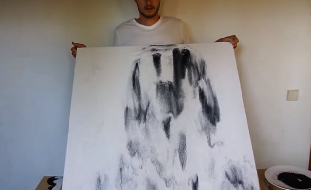 Homokkal fedi be a rajzát, majd amikor lepergeti a homokot minden ...